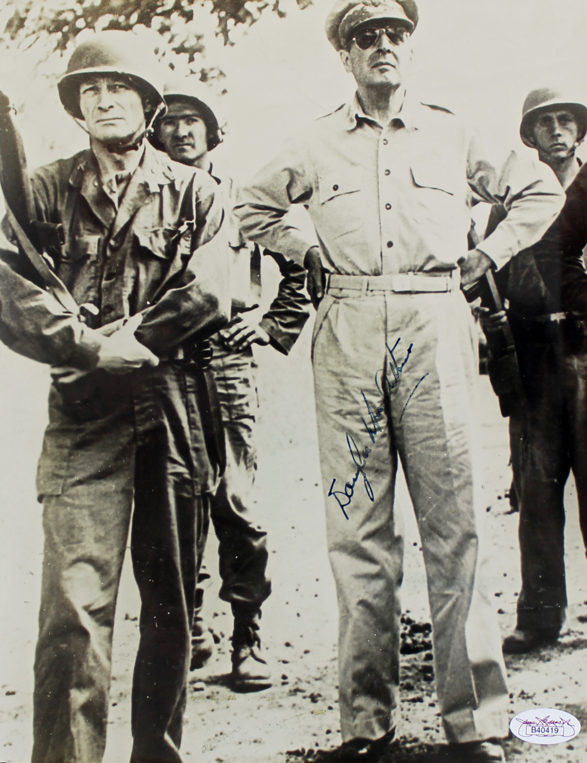Lot Detail General Douglas Macarthur Signed Wwii 8 5 X 11 Glossy